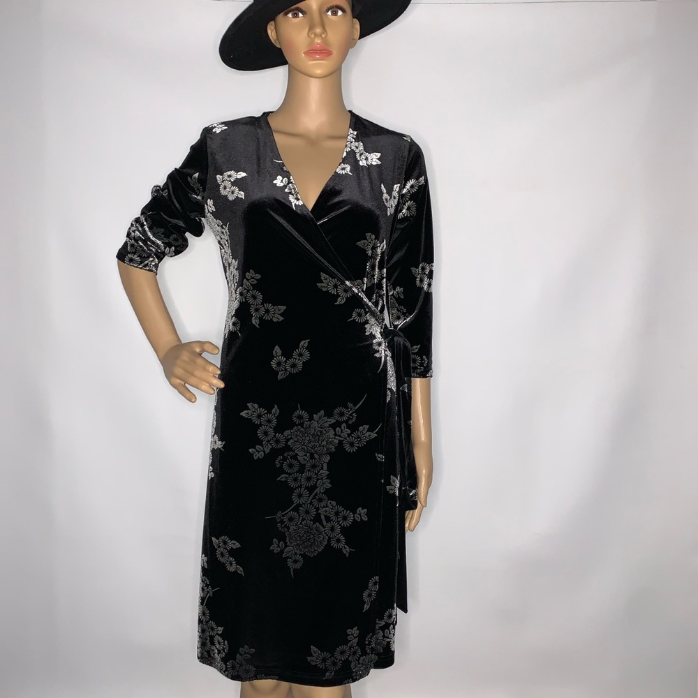 Apostrophe Floral Velvet Wrap Dress - Gem